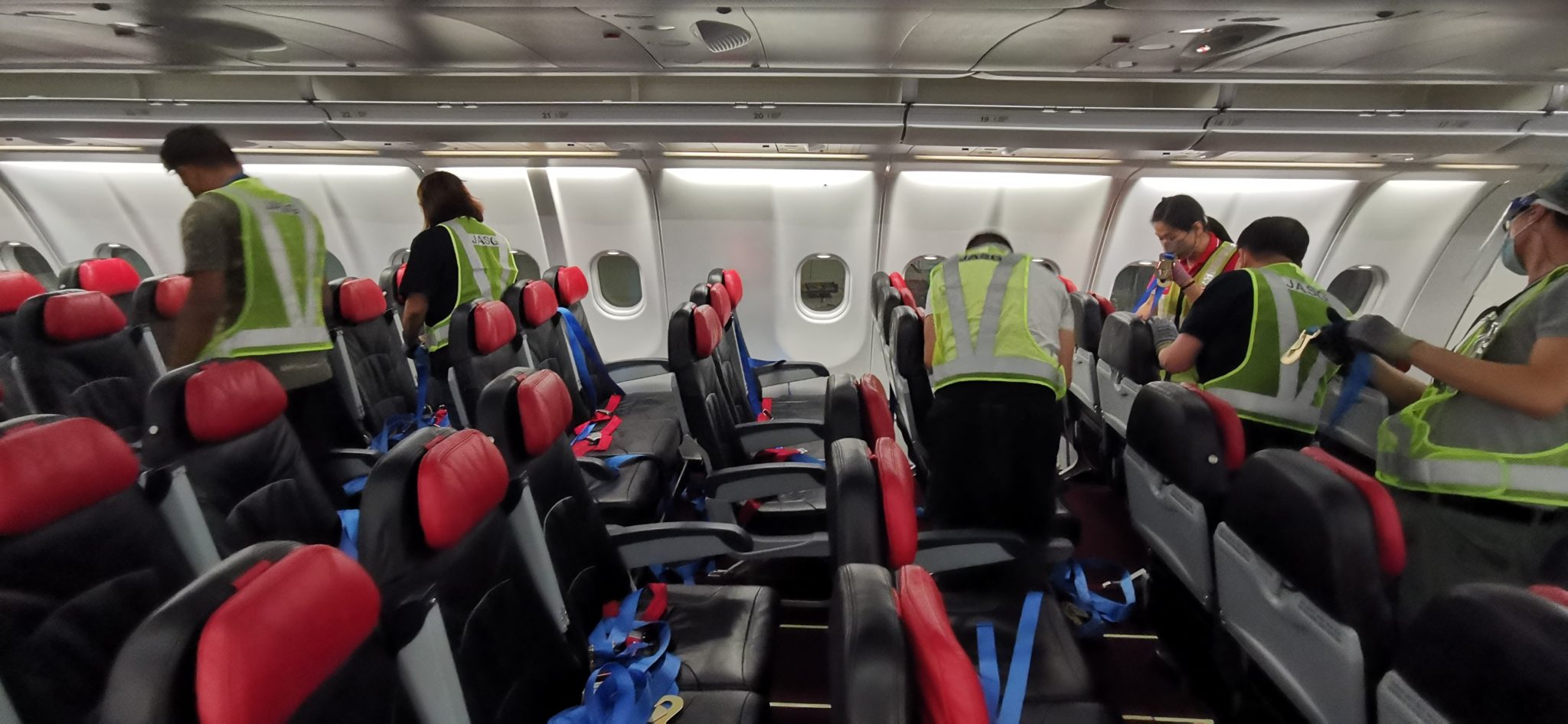 A Look at Cabin-load Cargo Operations - FlyMag.com