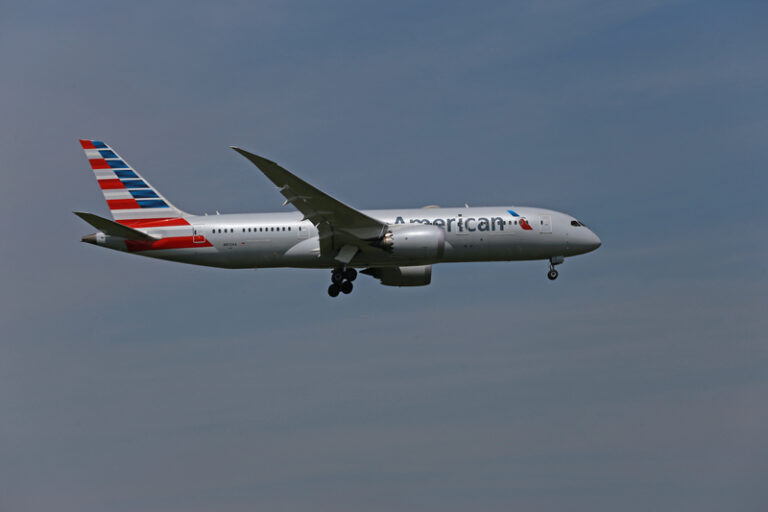 American Airlines Grounds Boeing 787 Following Engine Incident ...