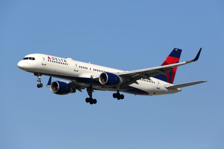 Delta Flight Returns To Atlanta After Engine Issue - FlyMag.com
