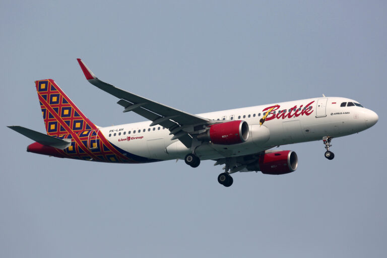 Uniform, Badge, Boarding Pass: The Batik Air Impostor Flight That Ended ...
